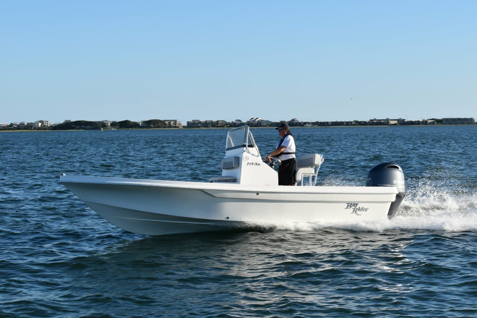219 Bay | Bay Rider Boats