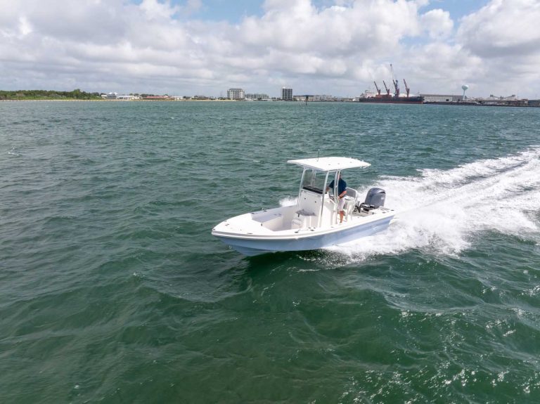 219 Bay | Bay Rider Boats